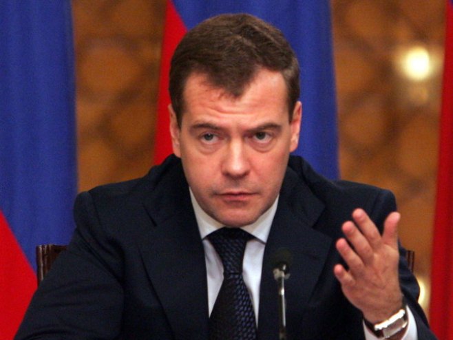Medvedev: Ako EU ograniči cijenu ruskog gasa, neće ga biti