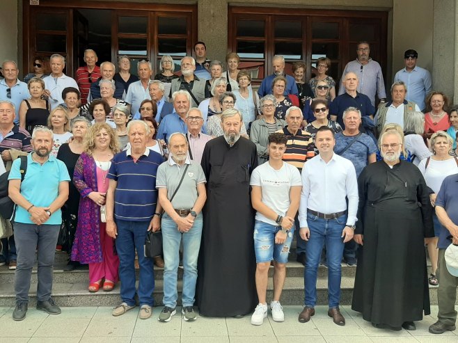 Grci ne zaboravljaju djecu u Foči; Prijateljstva stečena u ratu ne ...